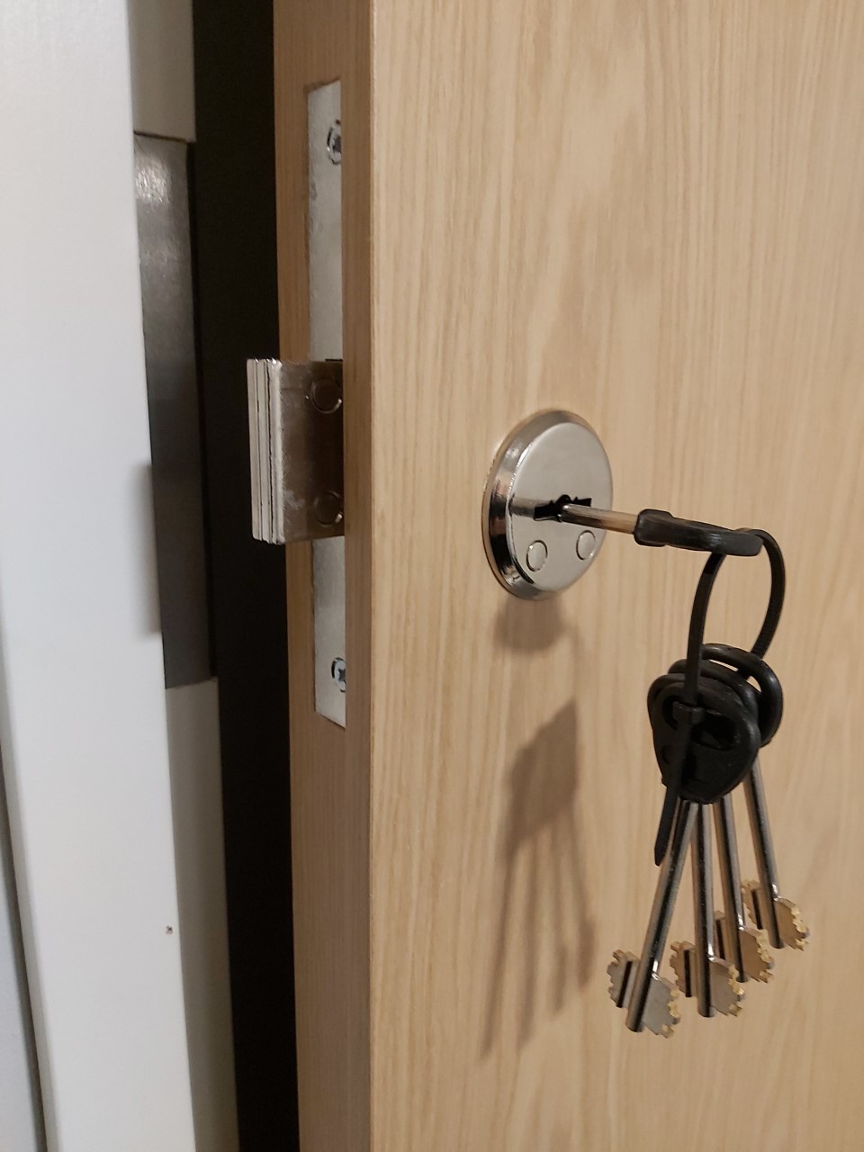 TARJOUS! turvalukko asennettuna Hki. Espoo. Vantaa alueella. Lukon ...
